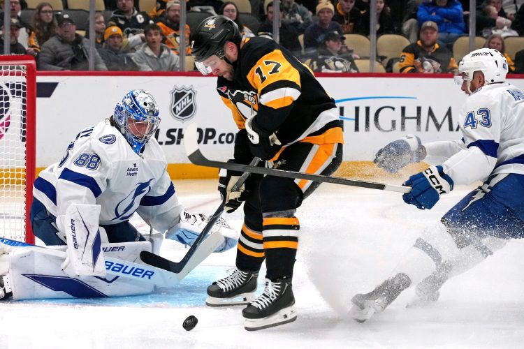 Lightning beat Penguins in shootout for 11th straight win - Observer ...